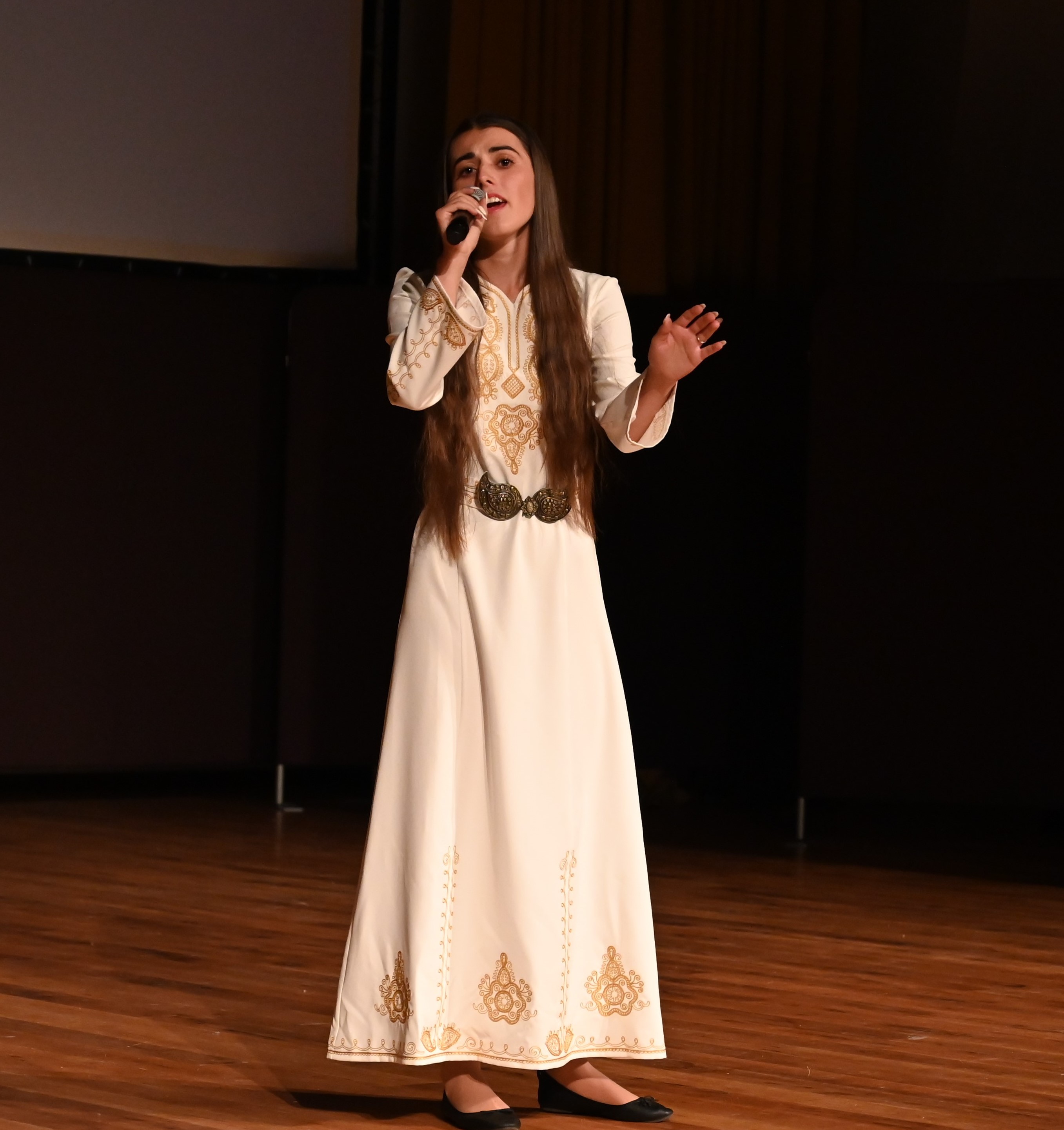 УНСС Спектакълът „Духът прави силата“ изправи на крака публиката в аула „Максима“